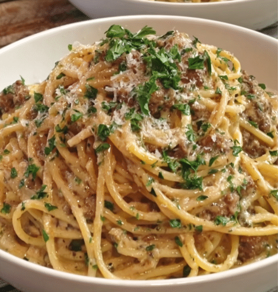 Creamy Garlic Butter Spaghetti with Parmesan Beef – dynamicdishes.com