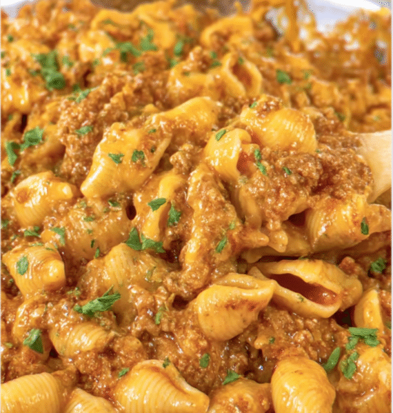 Cheesy Beef & Shells Skillet – dynamicdishes.com