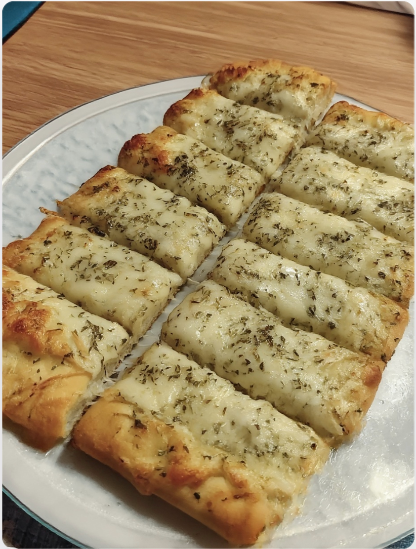 Garlic Cheese Fingers – dynamicdishes.com